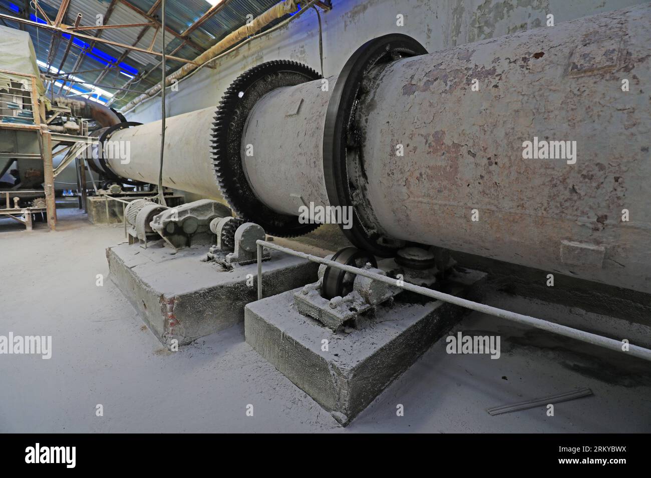 Compound fertilizer production line in a factory, China Stock Photo - Alamy
