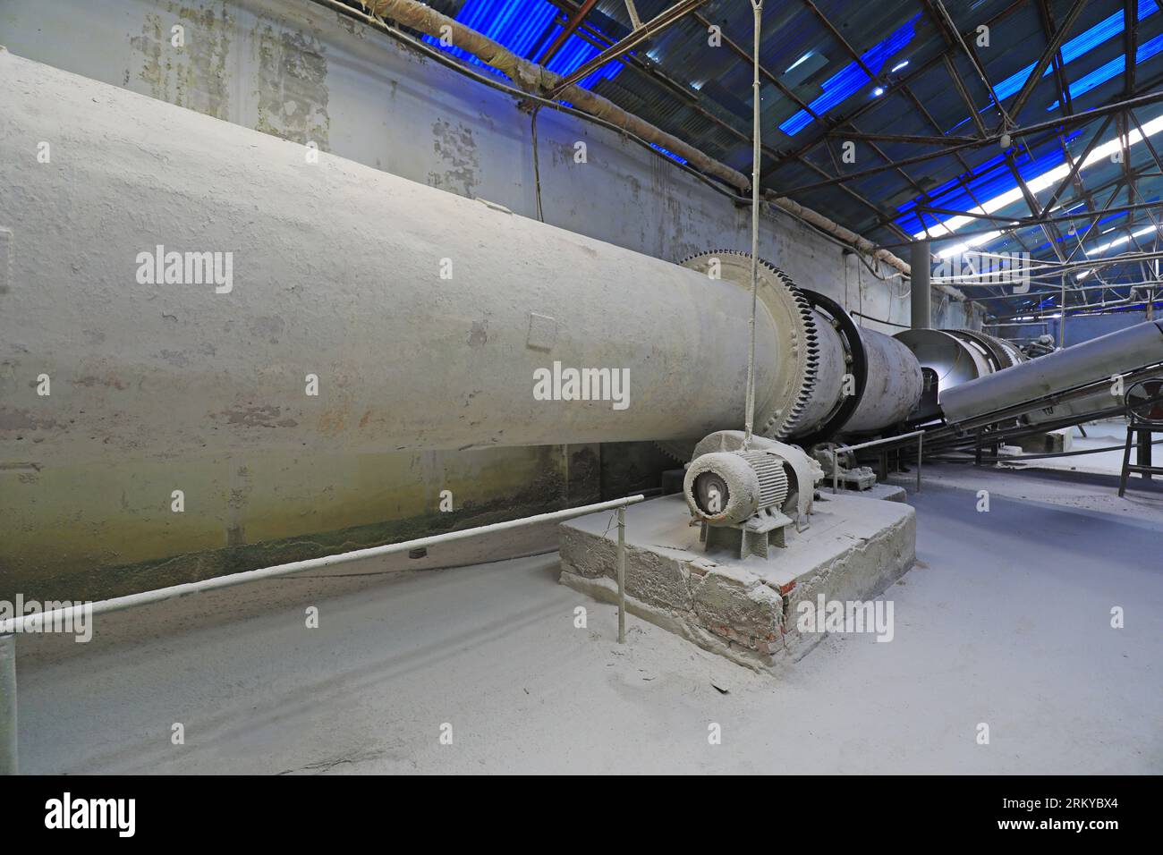 Compound fertilizer production line in a factory, China Stock Photo - Alamy