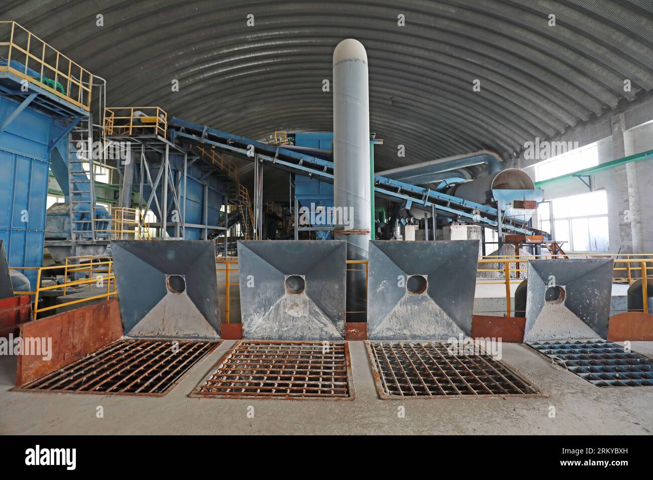 Compound fertilizer production line in a factory, China Stock Photo - Alamy