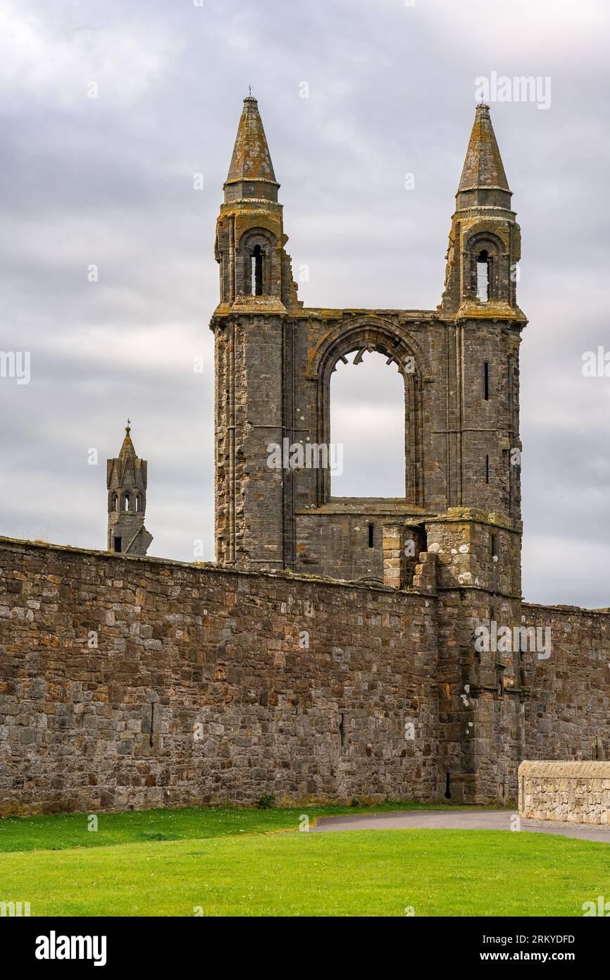 Ruined towers of Scotland's largest medieval cathedral at St Andrews ...