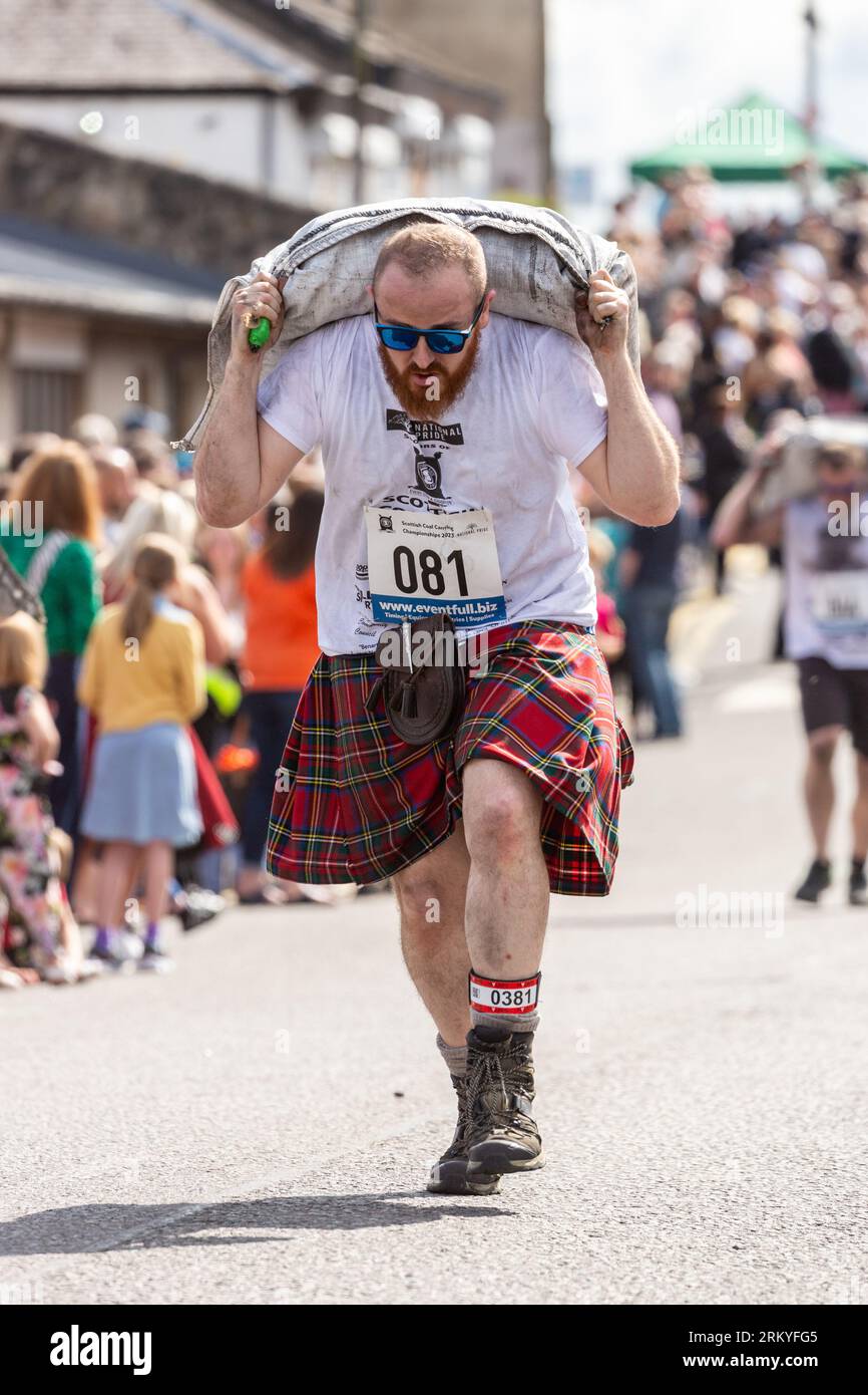 Scottish coal carrying championships hi-res stock photography and ...