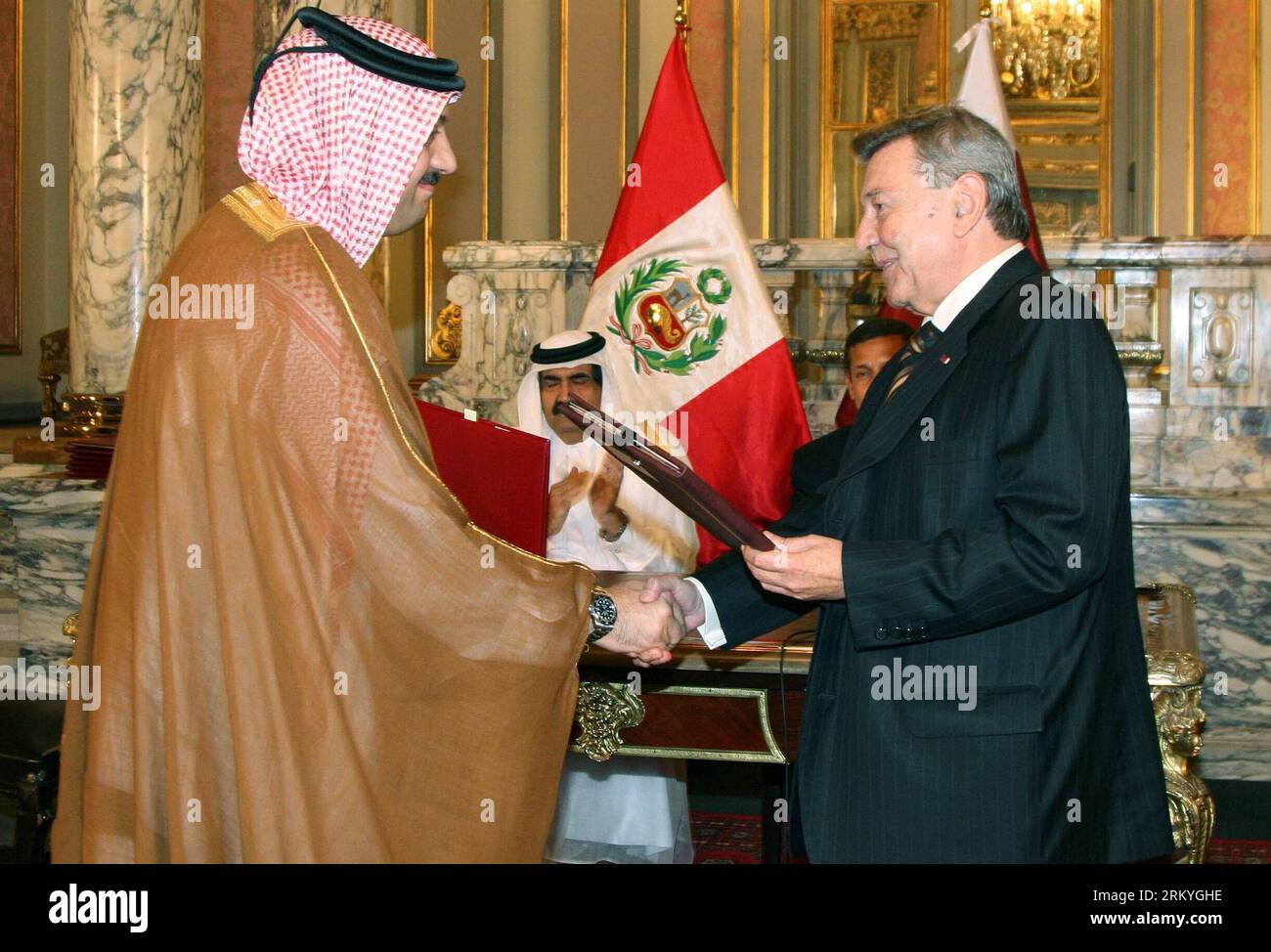 Emir qatar jeque hamad bin khalifa al thani hi-res stock photography ...