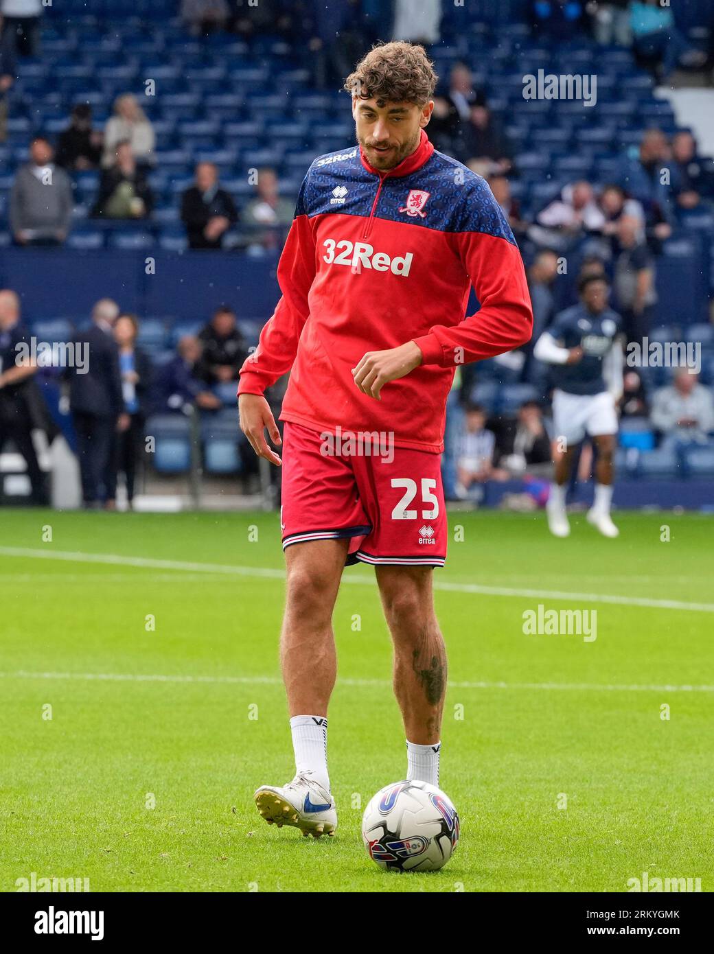 Matt Crooks #25 of Middlesbrough warms up before the Sky Bet ...