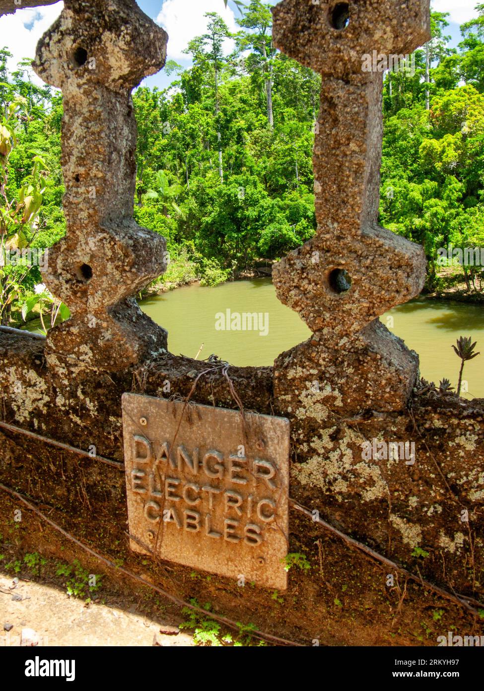 Electrical wiring warning plaque hi-res stock photography and images ...