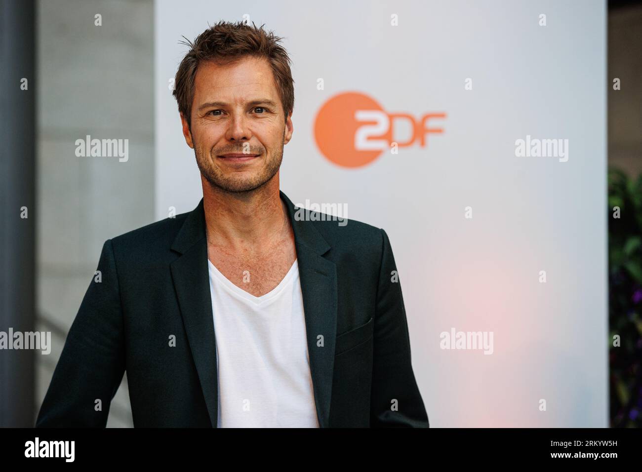 Zdf moderator hi-res stock photography and images - Alamy