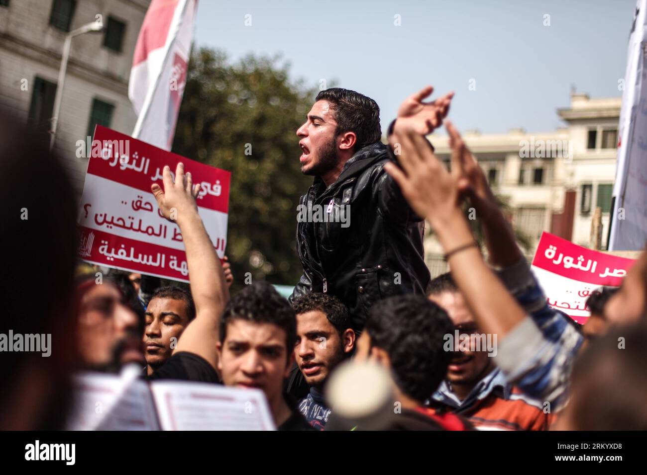 Bearded police officer hi-res stock photography and images - Alamy