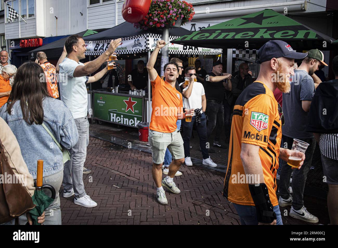 ZANDVOORT - People celebrate in the Haltestraat after Max Verstappen ...