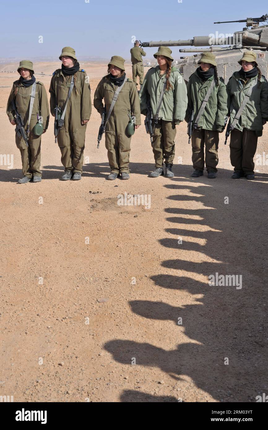 Female soldiers in jerusalem israel hi-res stock photography and images ...