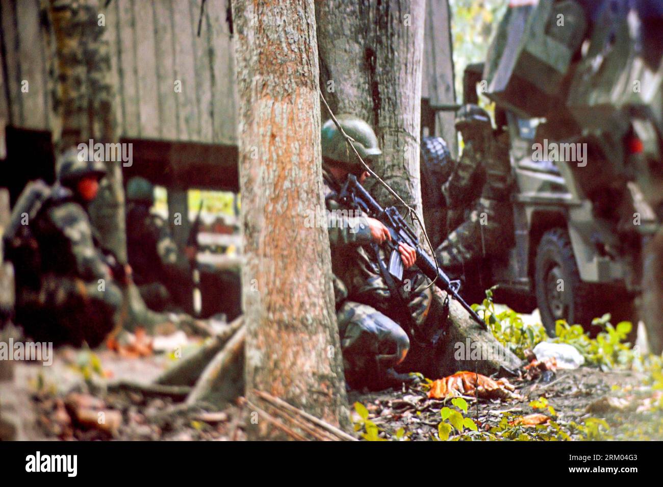 Gunfighting hi-res stock photography and images - Alamy