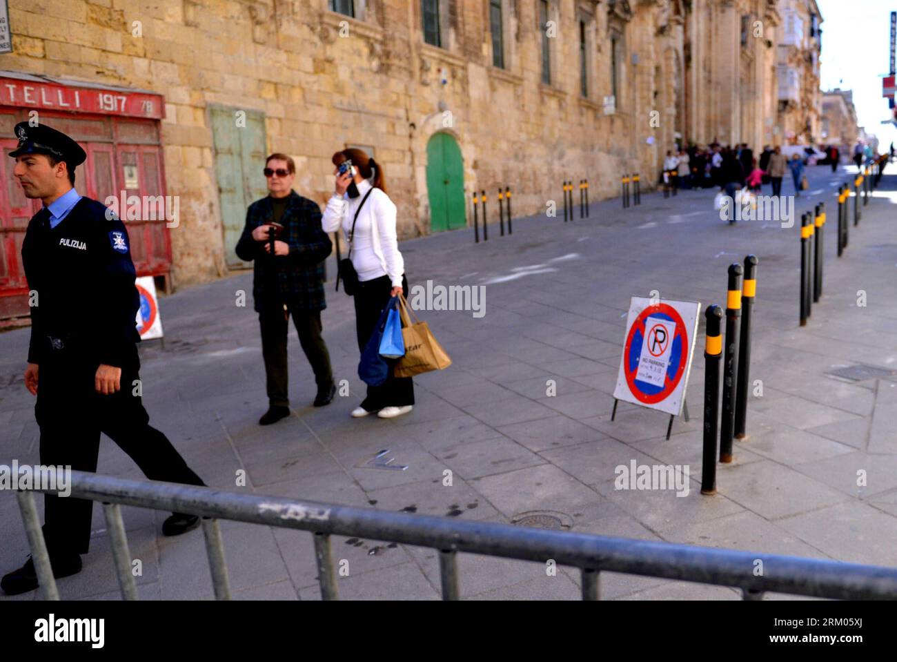 Maltese guards hi-res stock photography and images - Alamy