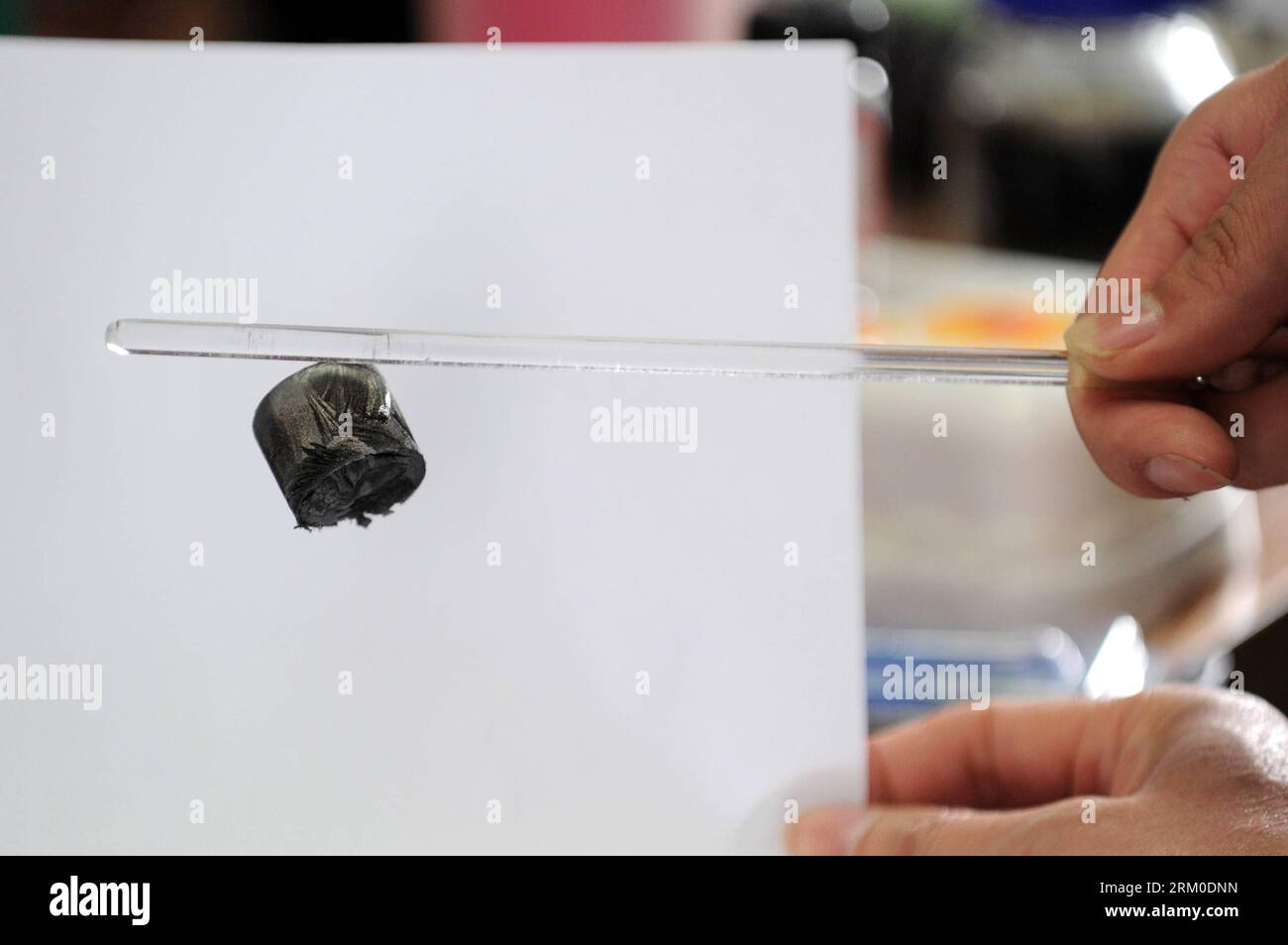 Graphene aerogel hi-res stock photography and images - Alamy