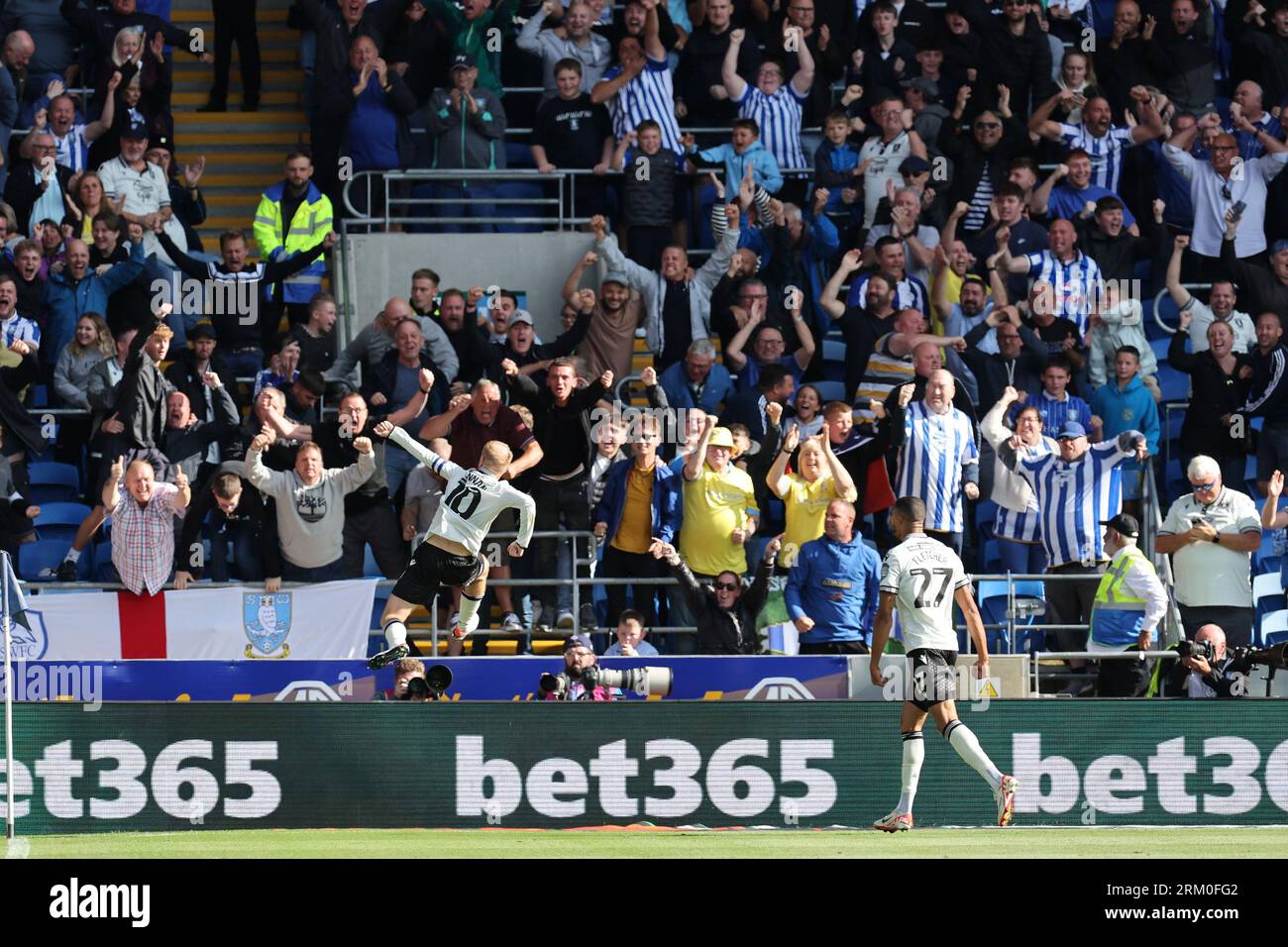 Sheff wed hi-res stock photography and images - Alamy