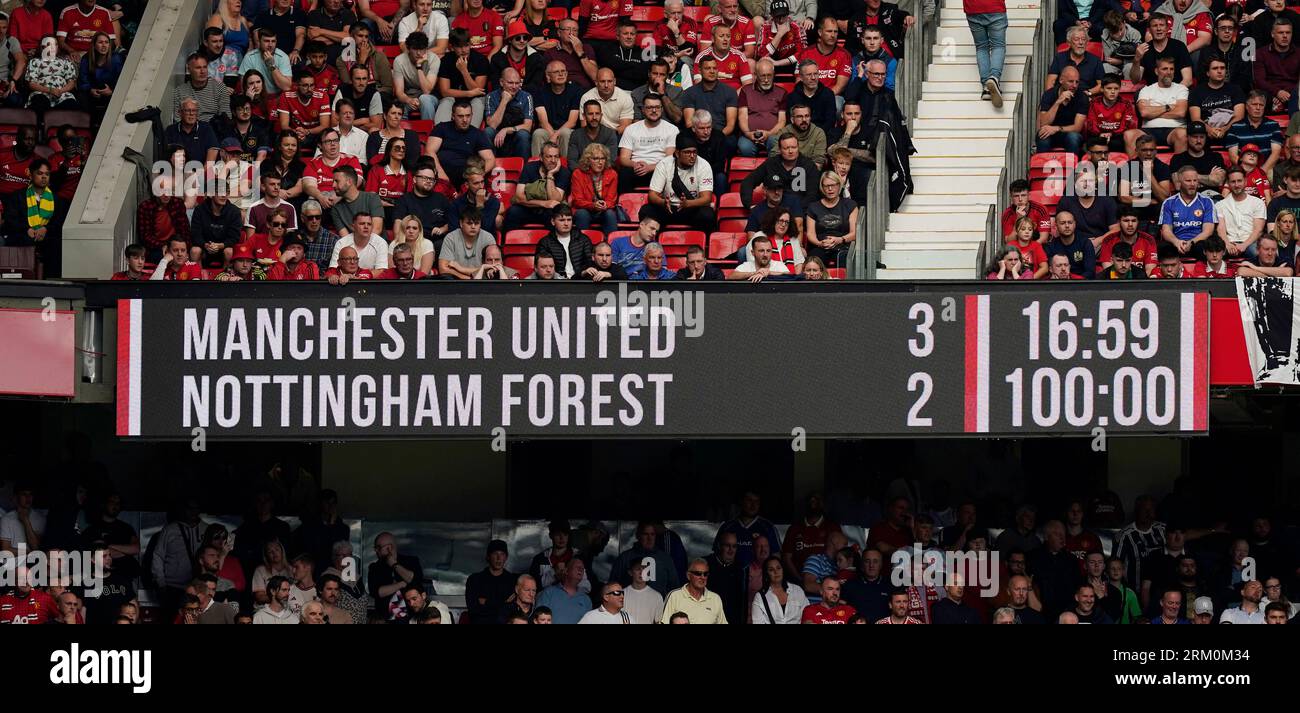 Soccer extra time clock hi-res stock photography and images - Alamy