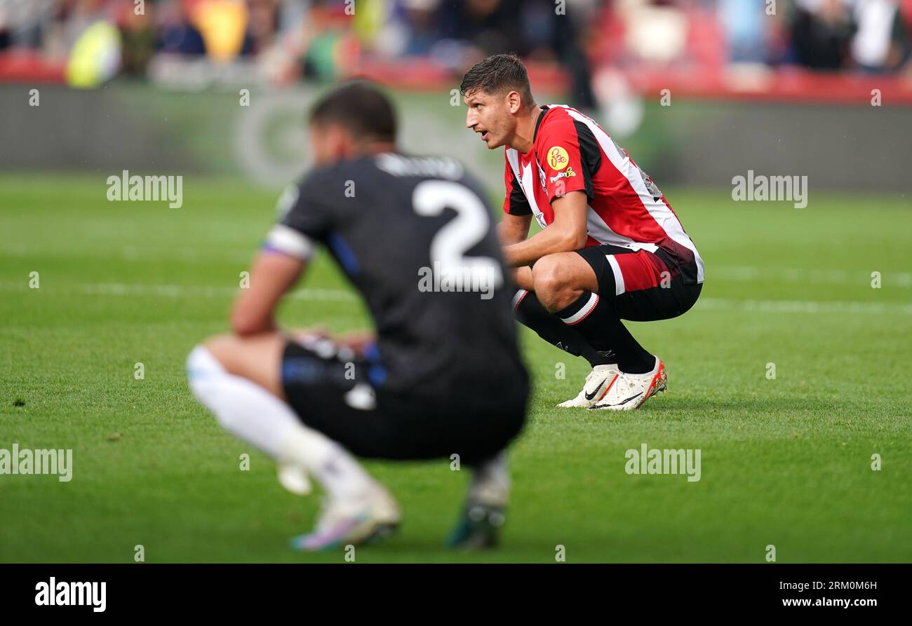 Janelt brentford crystal palace hi-res stock photography and images - Alamy