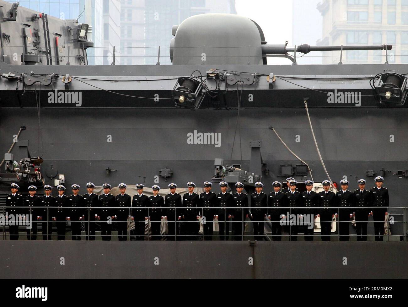 Tank crew members hi-res stock photography and images - Alamy