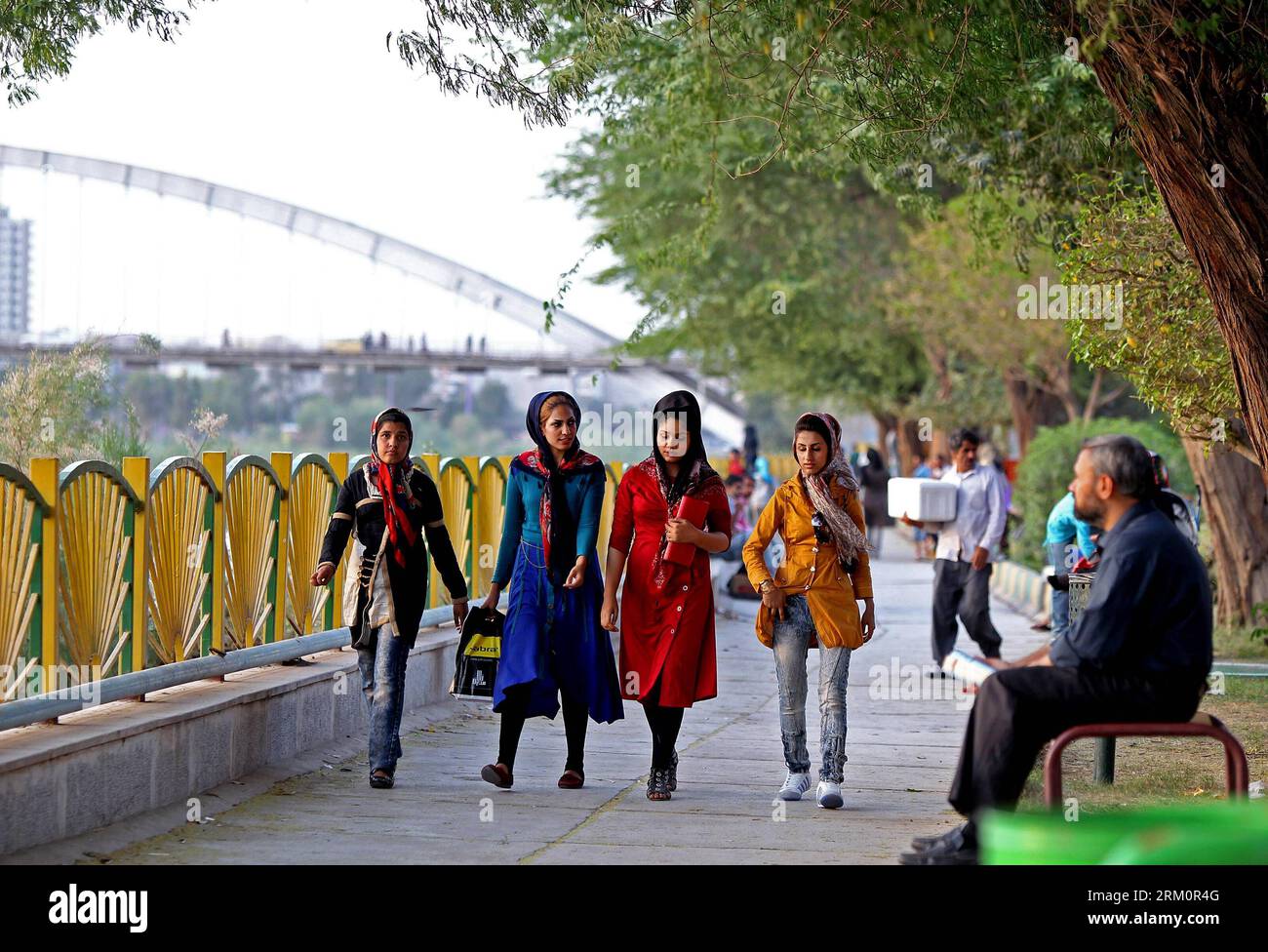 Iran oil production hi-res stock photography and images - Alamy