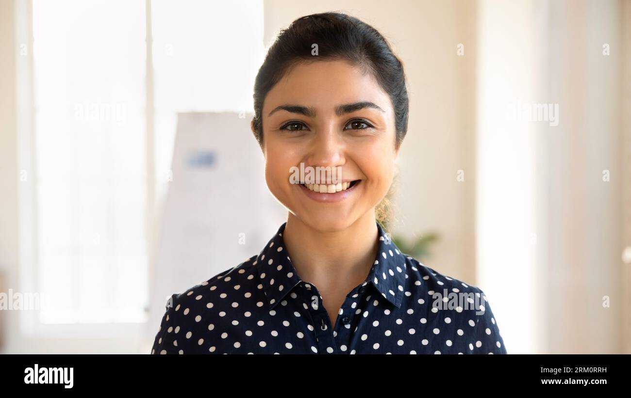 Indian business partner pose hi-res stock photography and images - Alamy