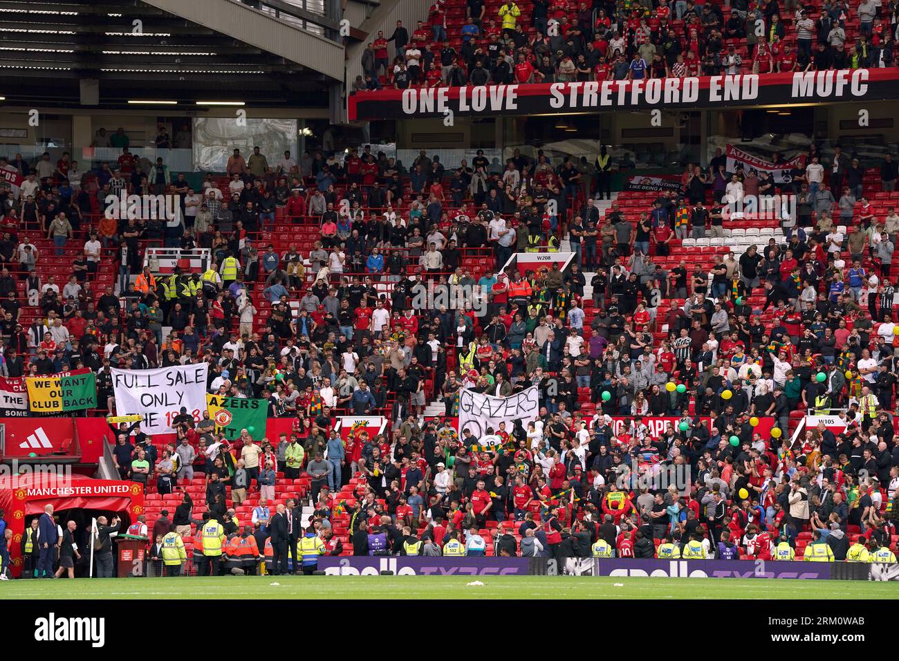 Manchester United fans protest against the ownership of the club by the ...