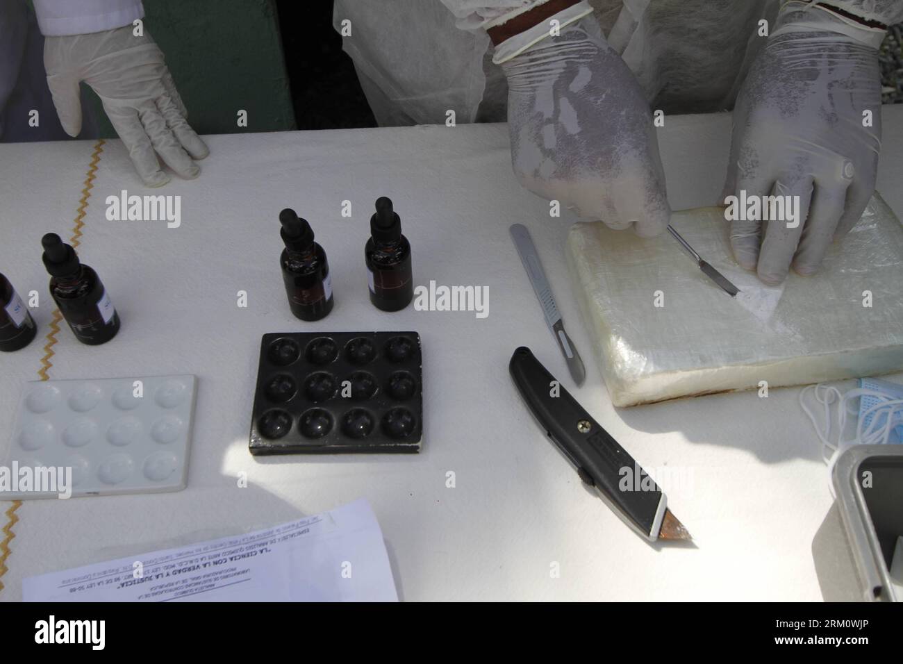 Seized drug package hi-res stock photography and images - Alamy