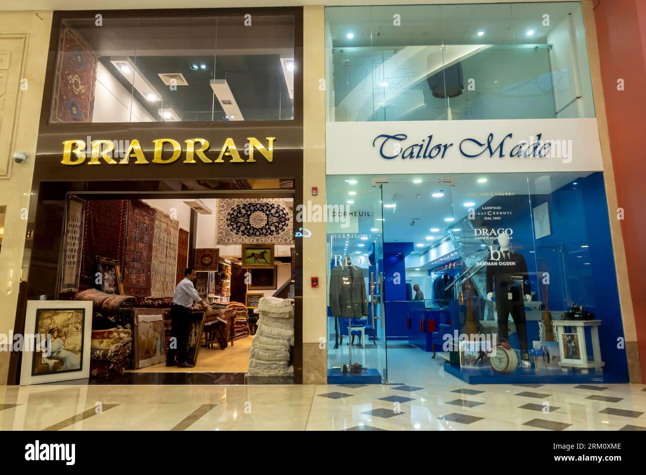 Traditional bahrain window hi-res stock photography and images - Alamy