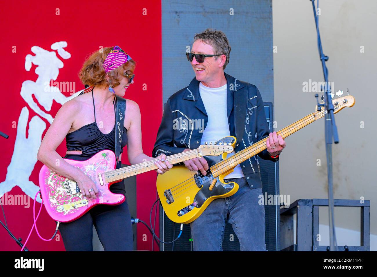 Blues guitarist, Sue Foley in concert Stock Photo - Alamy