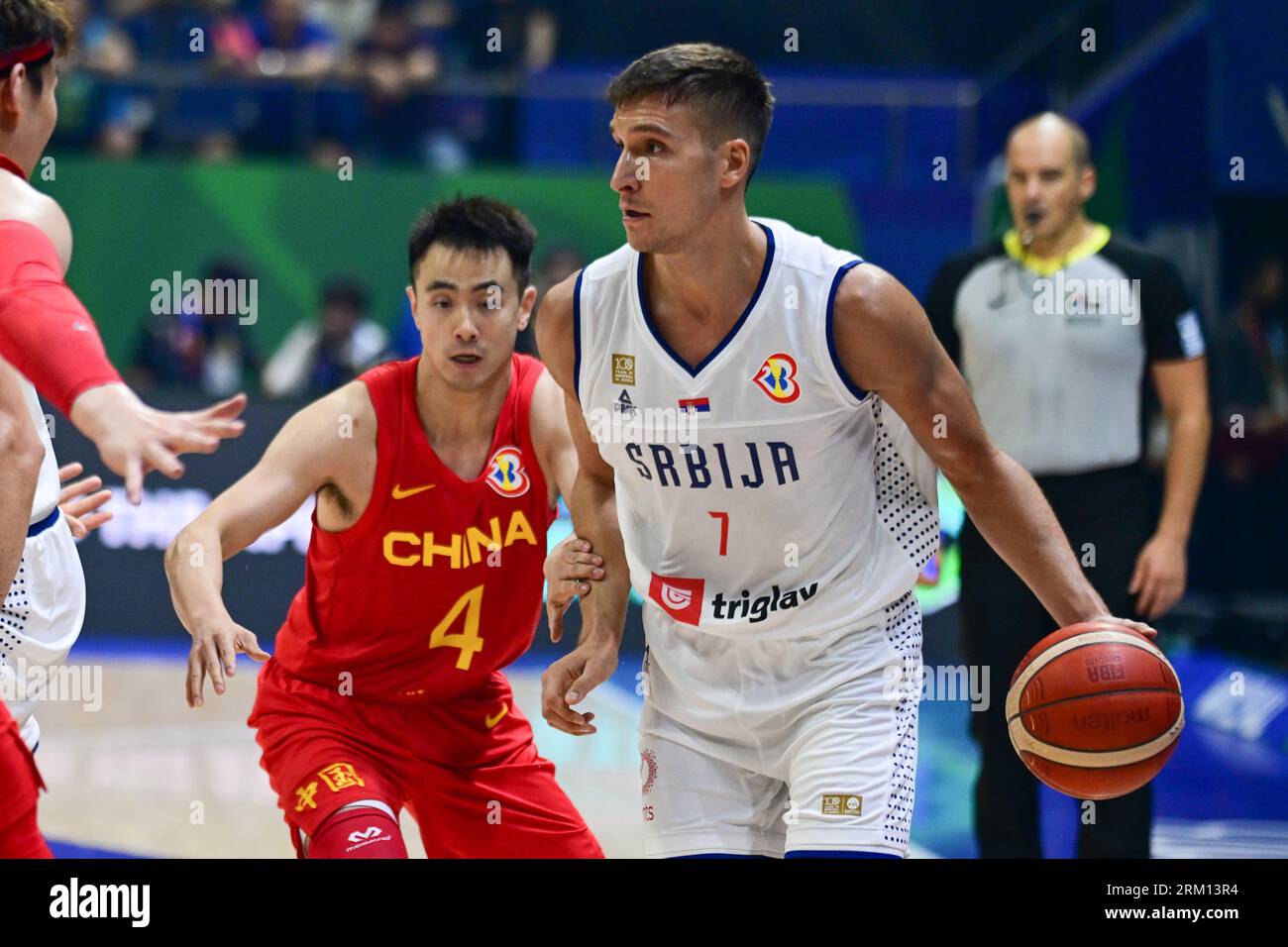 Quezon, Philippines. 26th Aug, 2023. Jiwei Zhao (L) of China men ...
