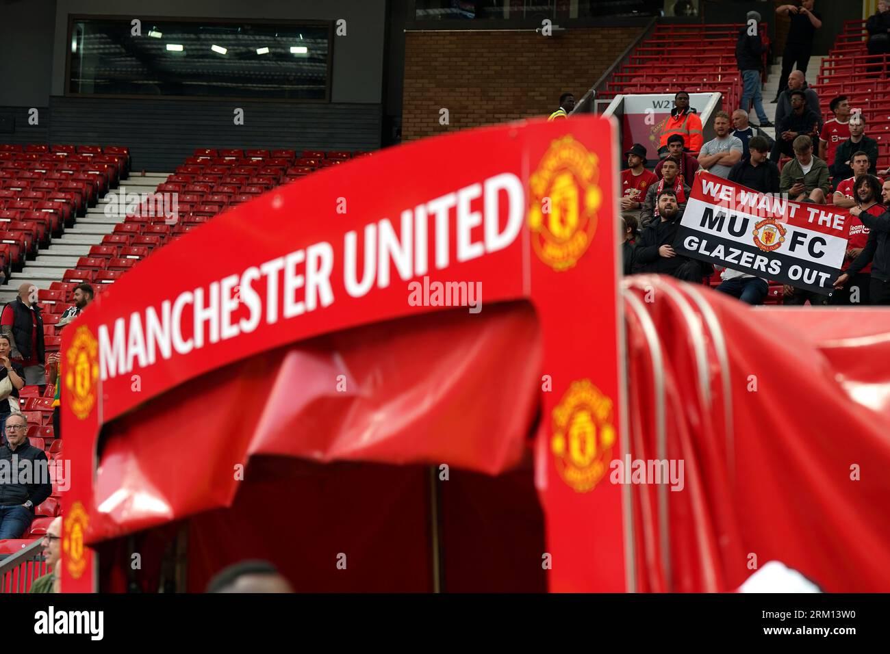 Manchester United fans protest against the ownership of the club by the ...