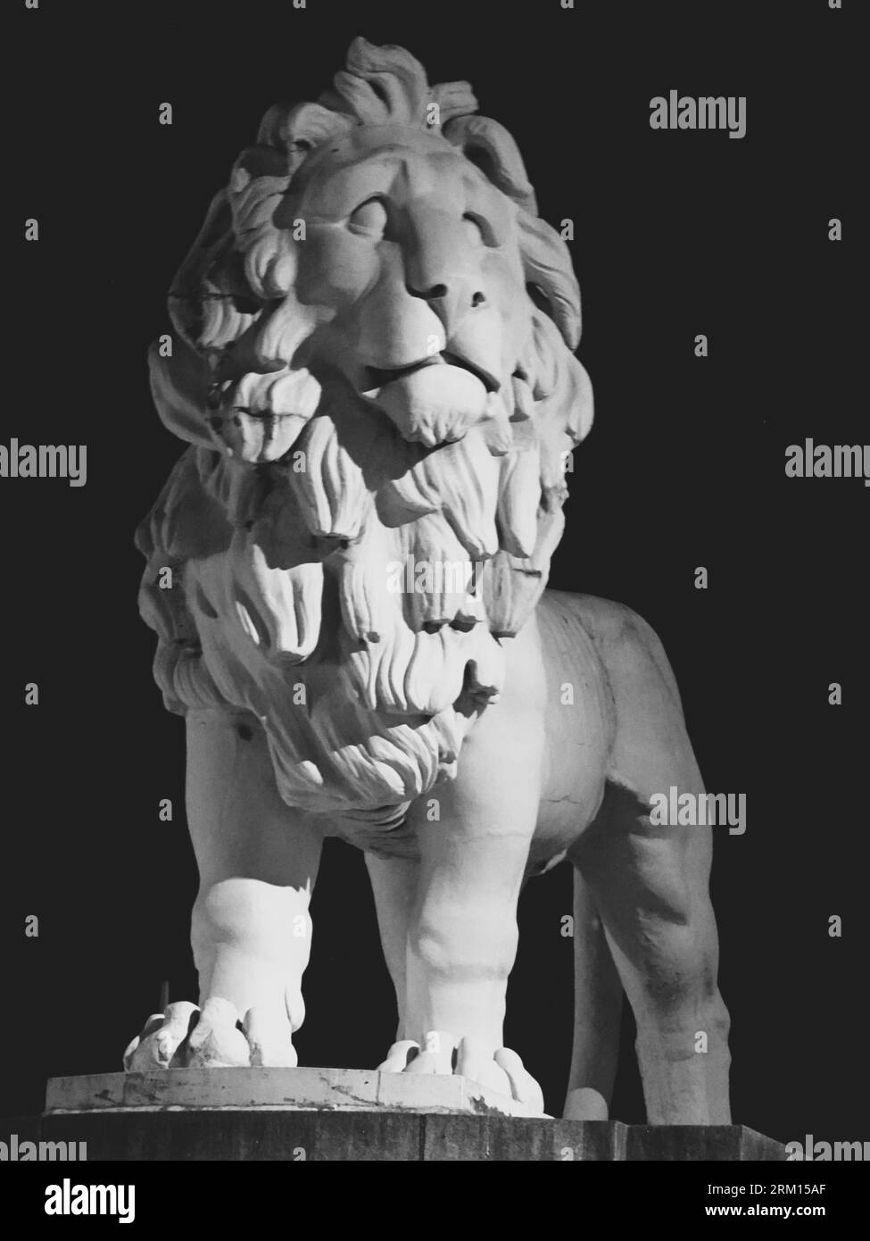 London lion statue near Westminster Bridge, London Stock Photo - Alamy