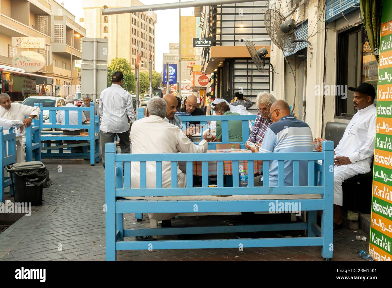 Men playing cards hi-res stock photography and images - Alamy