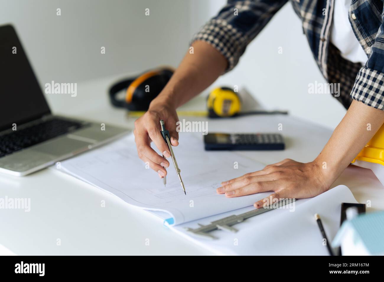 Engineer are planning a structure sketch with circular tools. Complete ...