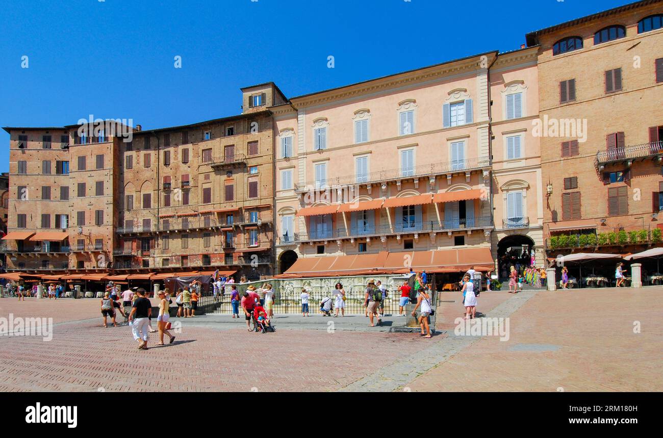 The Fonte Gaia in Piazza del Campo, his characters are a document of ...