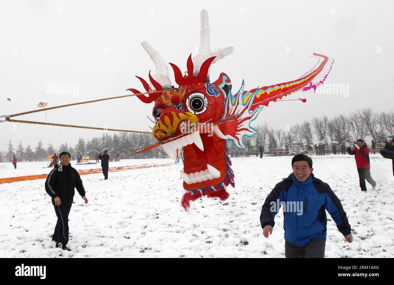 China kite century hi-res stock photography and images - Alamy