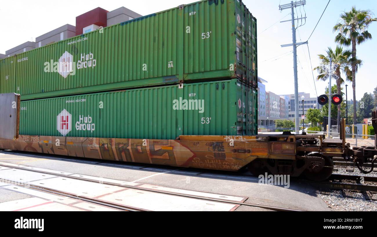 Freight train with HUB GROUP Container blocks Stock Photo - Alamy