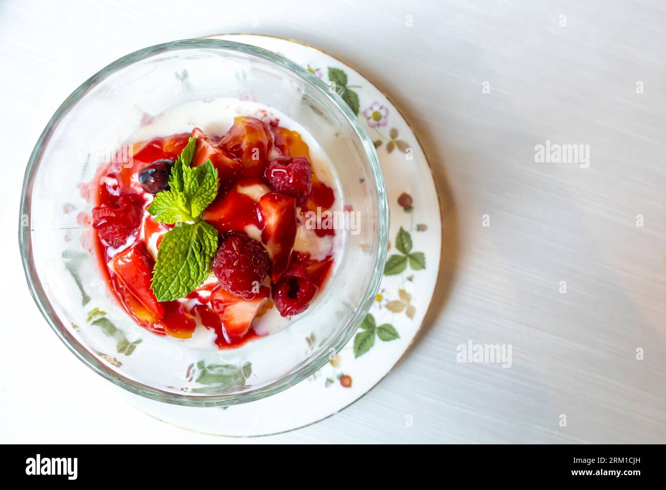 Peach Melba served in Gourmet Lounge Ritz hotel Bahrain Stock Photo - Alamy