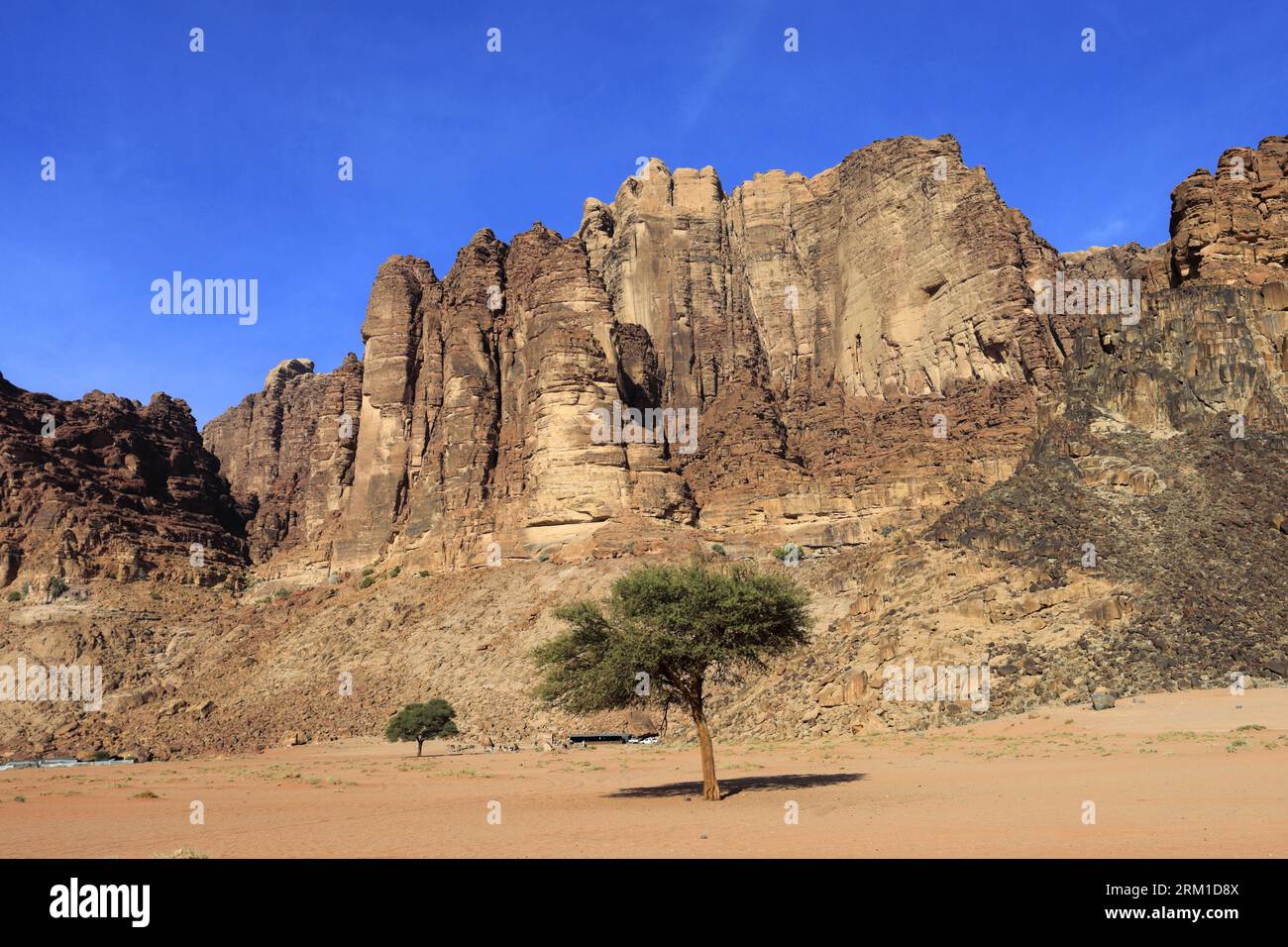 Tourists at Lawrence's Spring, Wadi Rum, Jordan, Middle East Stock ...