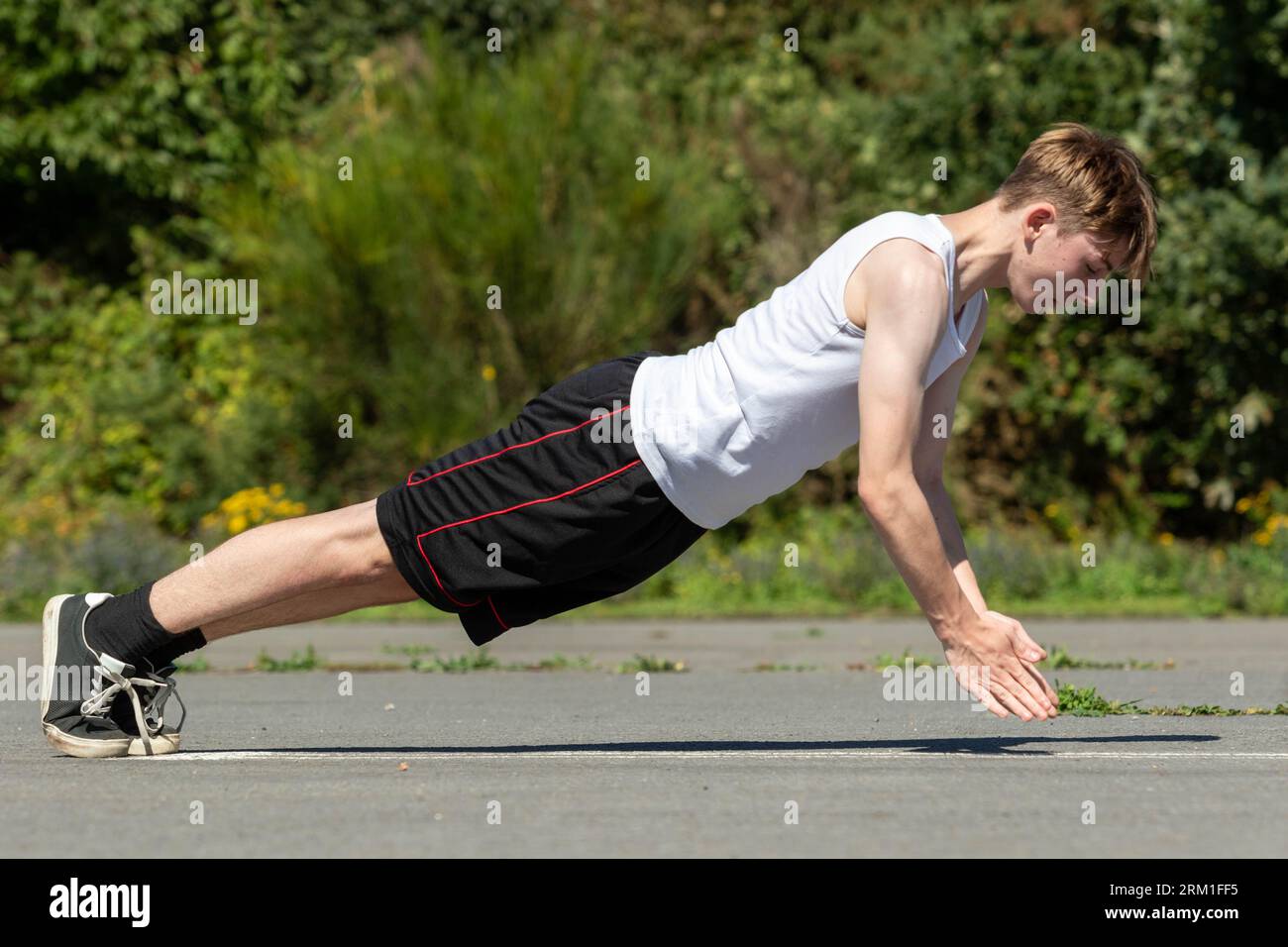 Boy clap hands hi-res stock photography and images - Alamy