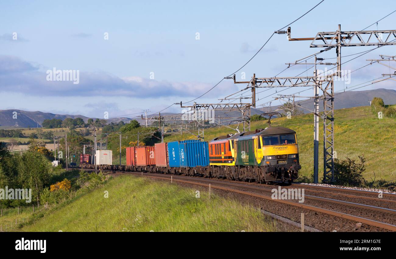 2 Freightliner class 90 electric locomotives at Lambrigg (north of ...