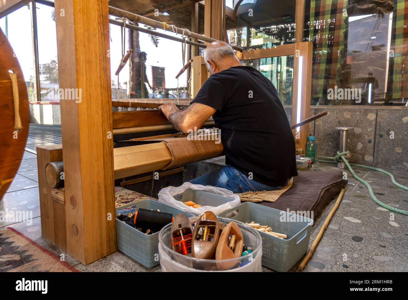 Traditional textiles bahrain hi-res stock photography and images - Alamy