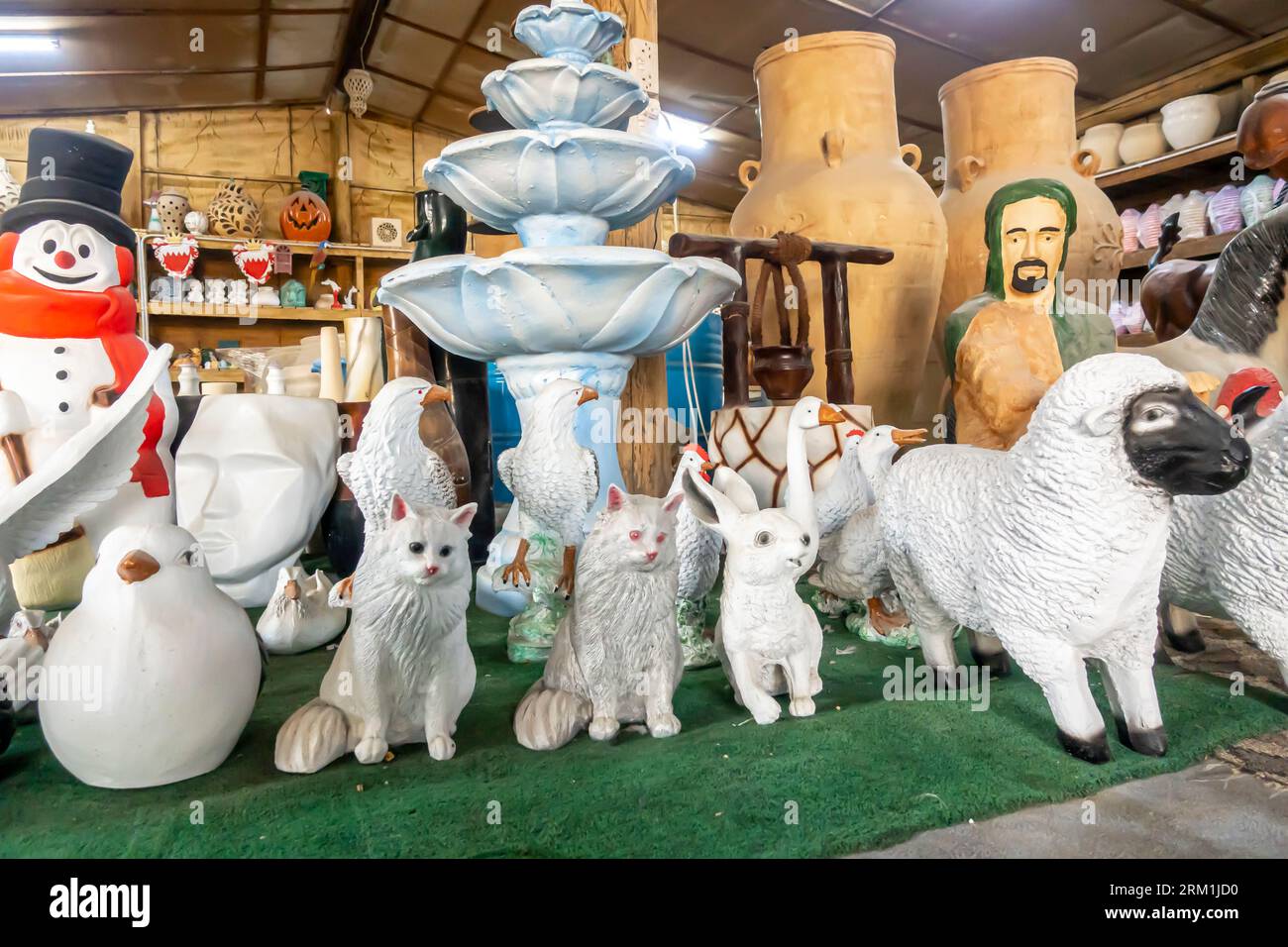 A'ali Pottery Workshop - alshugel pottery Bahrain Stock Photo - Alamy