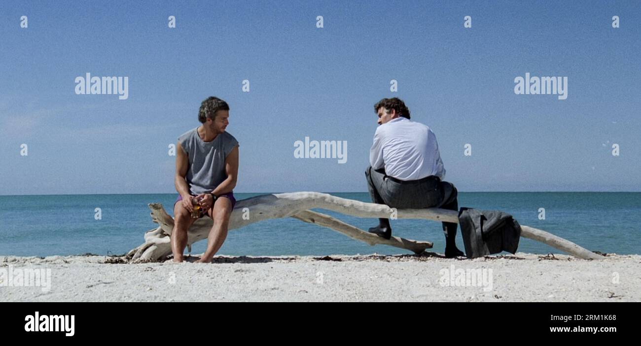 USA. Dennis Farina and William Petersen in a scene from (C)De ...