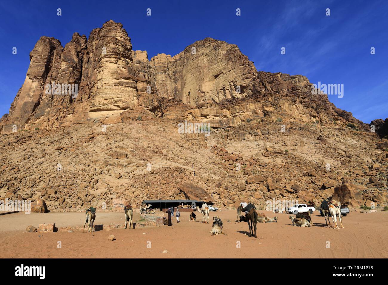 Tourists at Lawrence's Spring, Wadi Rum, Jordan, Middle East Stock ...