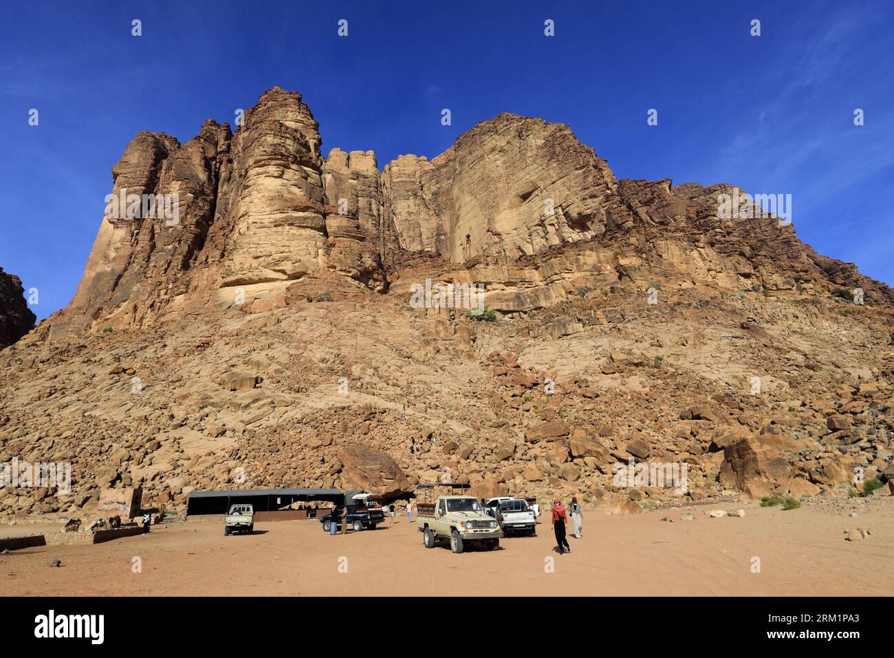Tourists at Lawrence's Spring, Wadi Rum, Jordan, Middle East Stock ...