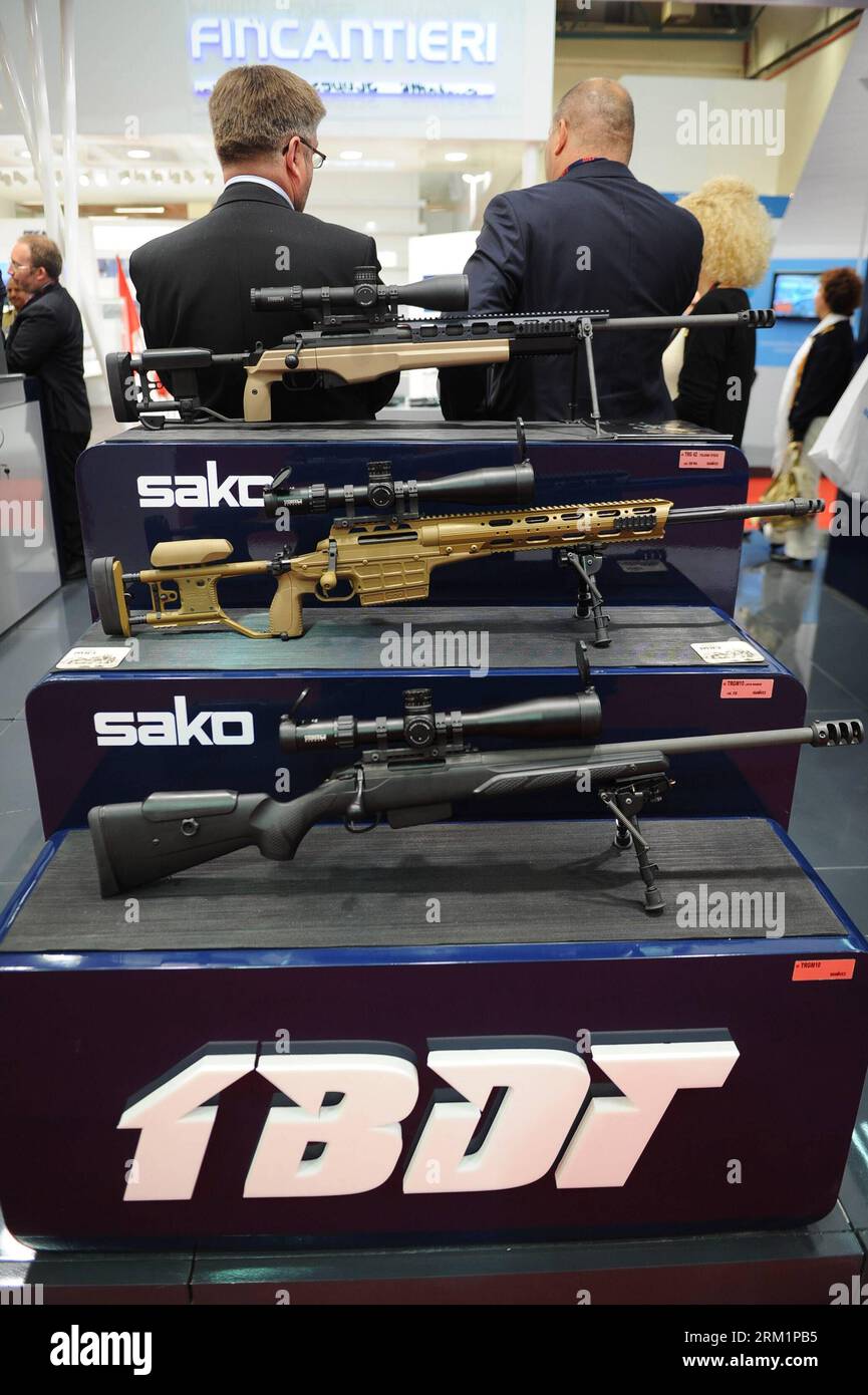 Sniper rifles hi-res stock photography and images - Alamy