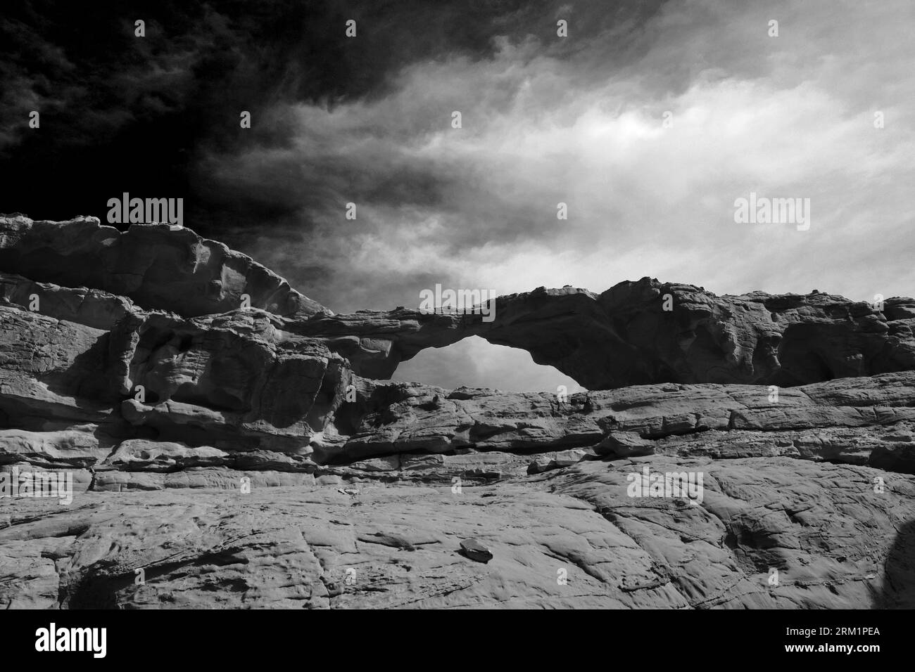 The Little Rock bridge (Raqabat al Wadak), Wadi Rum, Unesco World ...