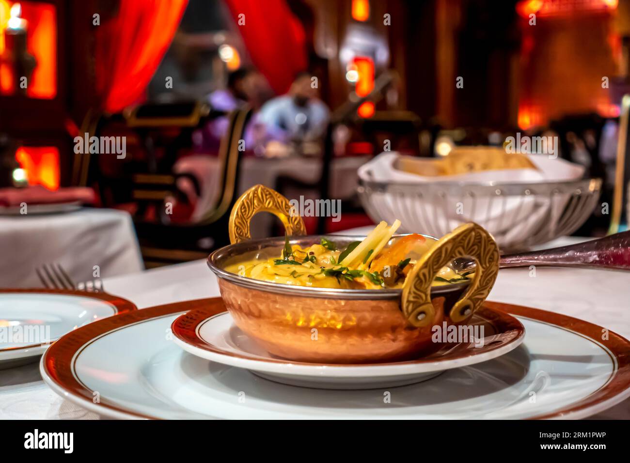 Indian curry dishes hi-res stock photography and images - Alamy