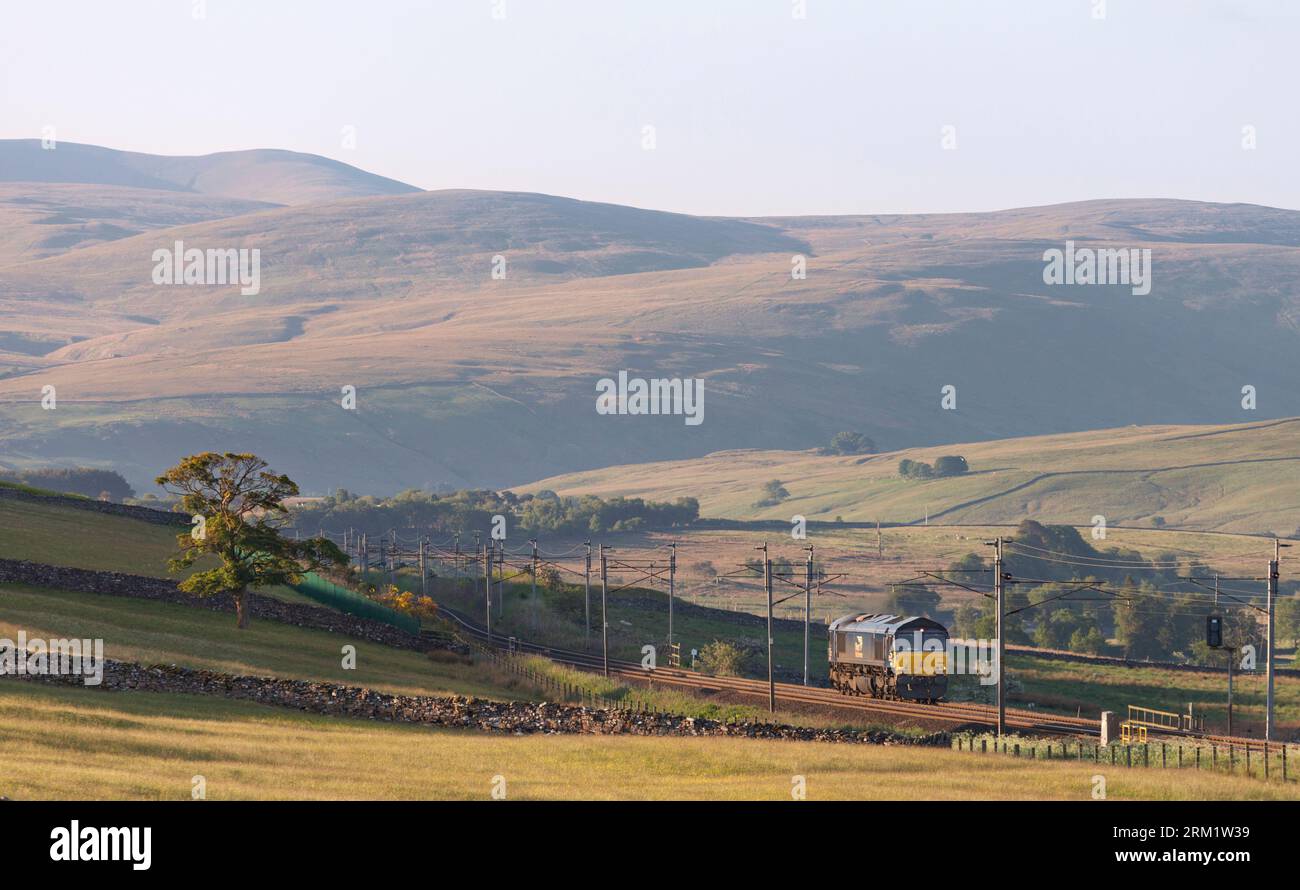 Direct rail Services class 66 diesel locomotive 66091 running light ...