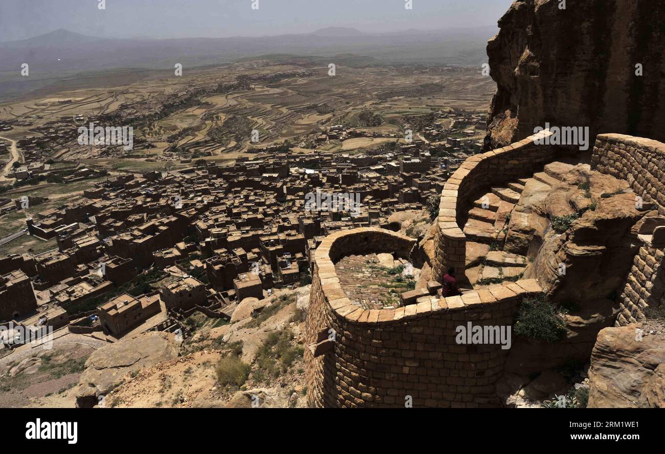 Thula yemen buildings hi-res stock photography and images - Alamy