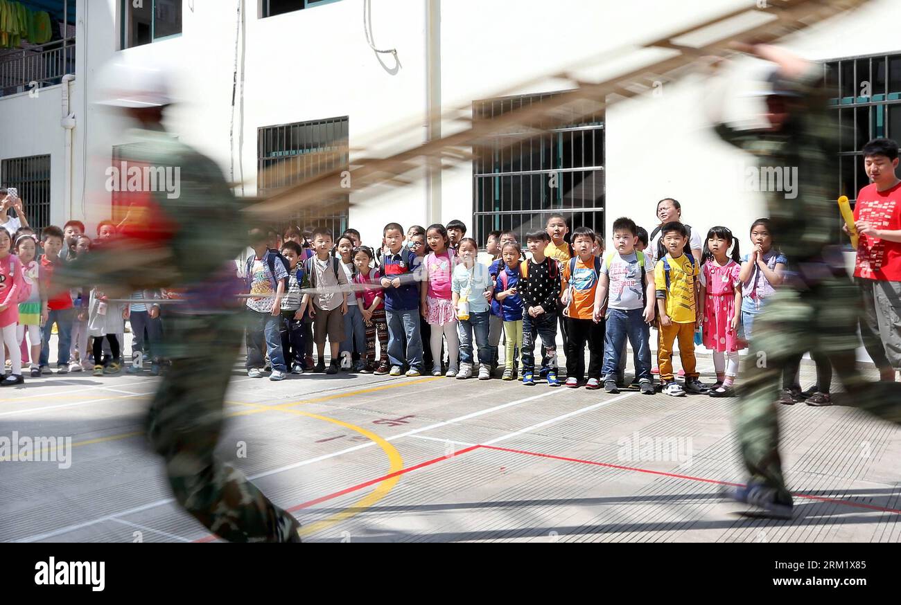 Scaling ladder hi-res stock photography and images - Alamy