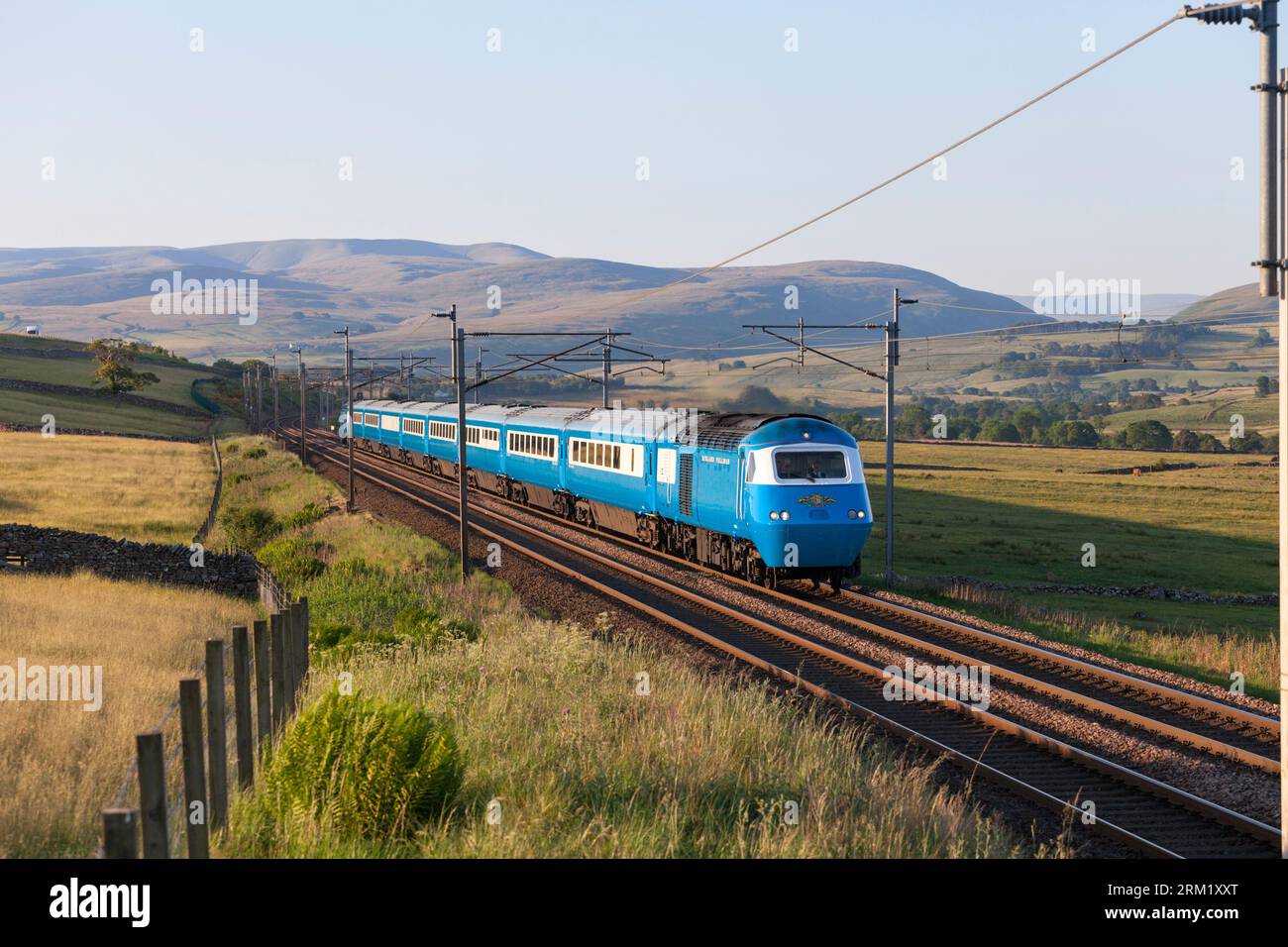 The Locomotive Services Blue Pullman luxury dining train on the west ...
