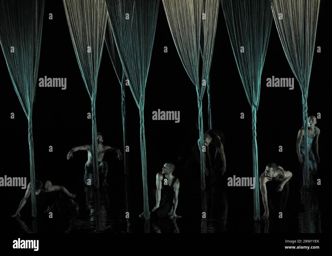 Ballet by mourad merzouki hi-res stock photography and images - Alamy